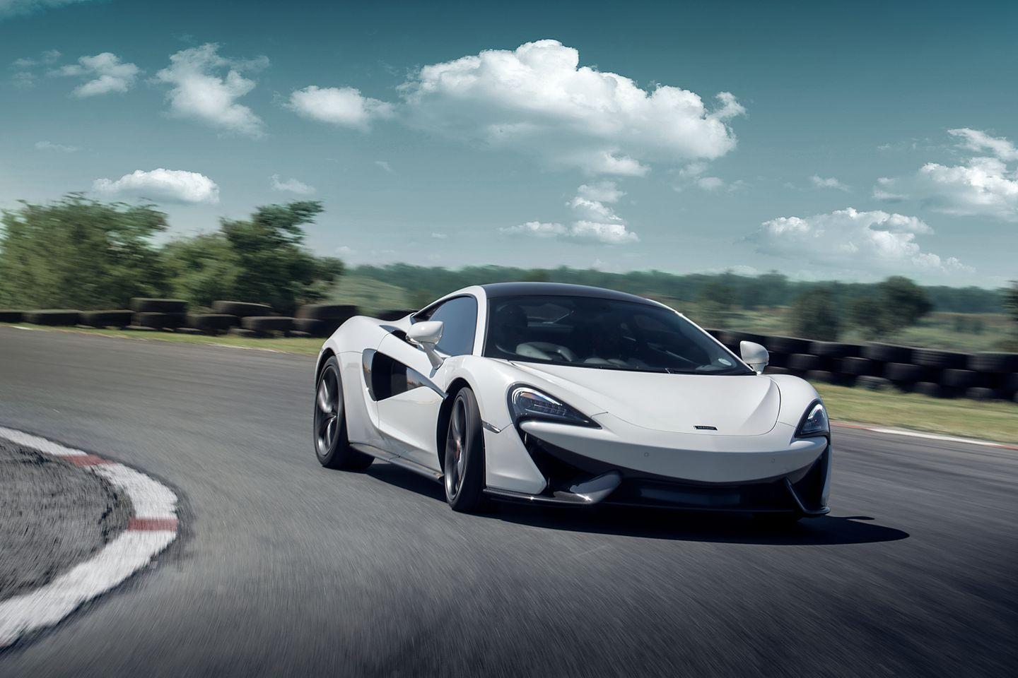 Sports Cars and Supercars: What’s the Difference? | Bid Garage